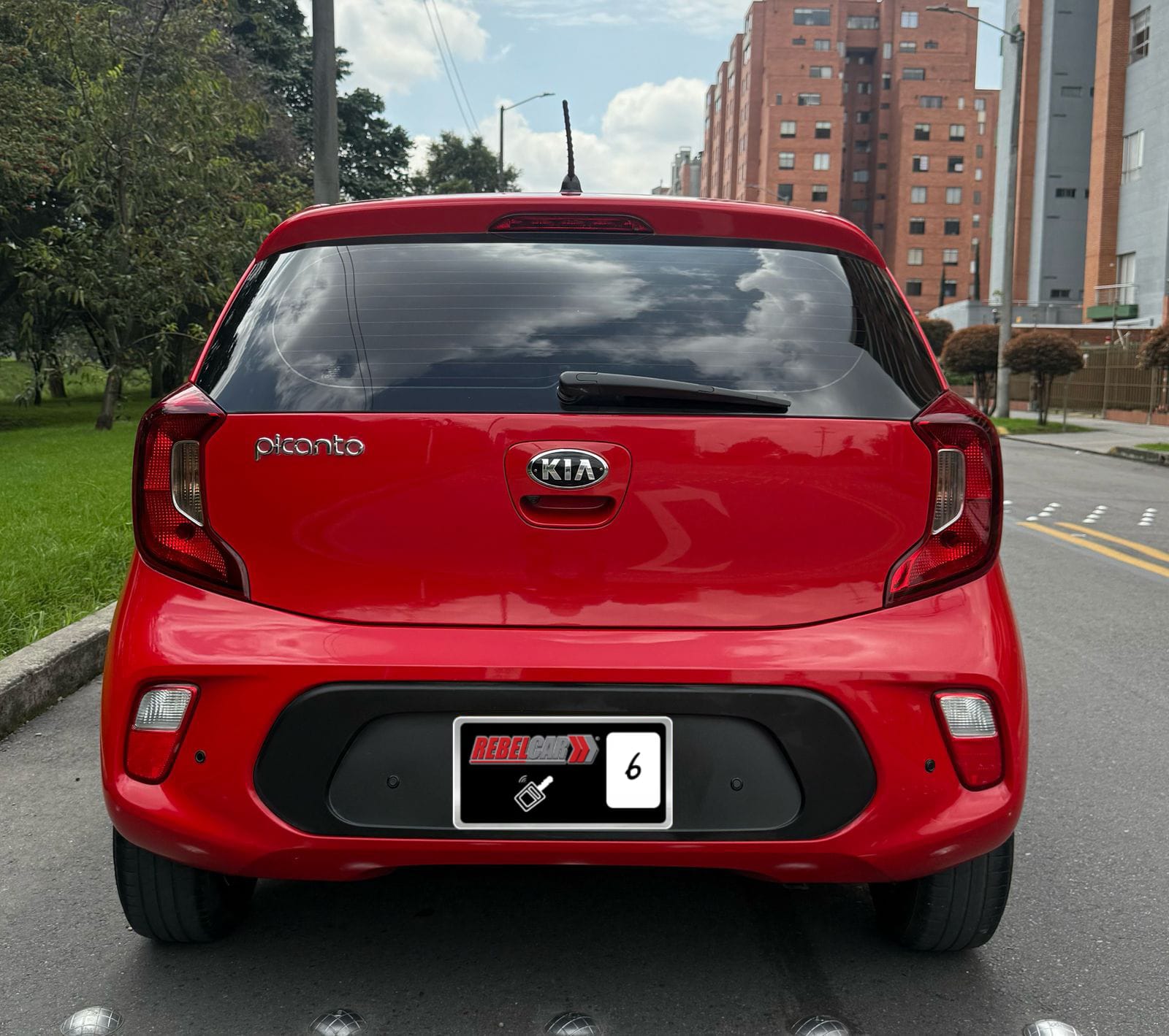 KIA PICANTO [3] VIBRANT 2018 MT 1250CC 2AB ABS AA R13 – REBELCAR SAS