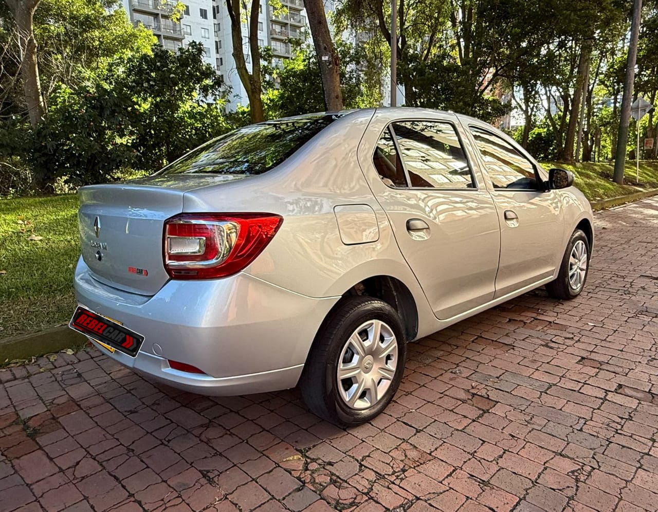 Renault Logan Life 1.6L 8V 2021 – REBELCAR SAS