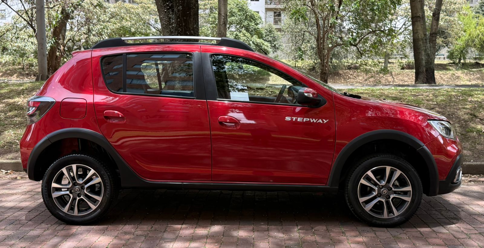 RENAULT STEPWAY INTENS – REBELCAR SAS