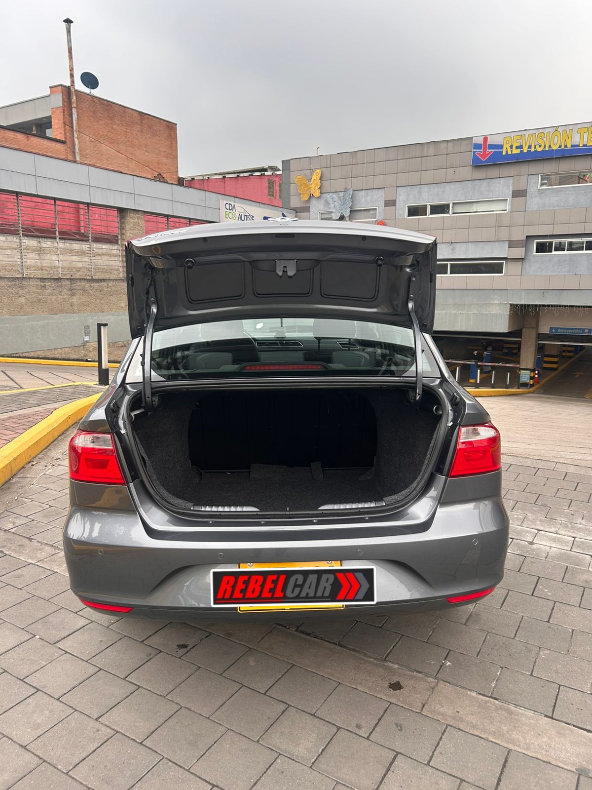 VOLKSWAGEN VOYAGE CONFORTLINE – REBELCAR SAS