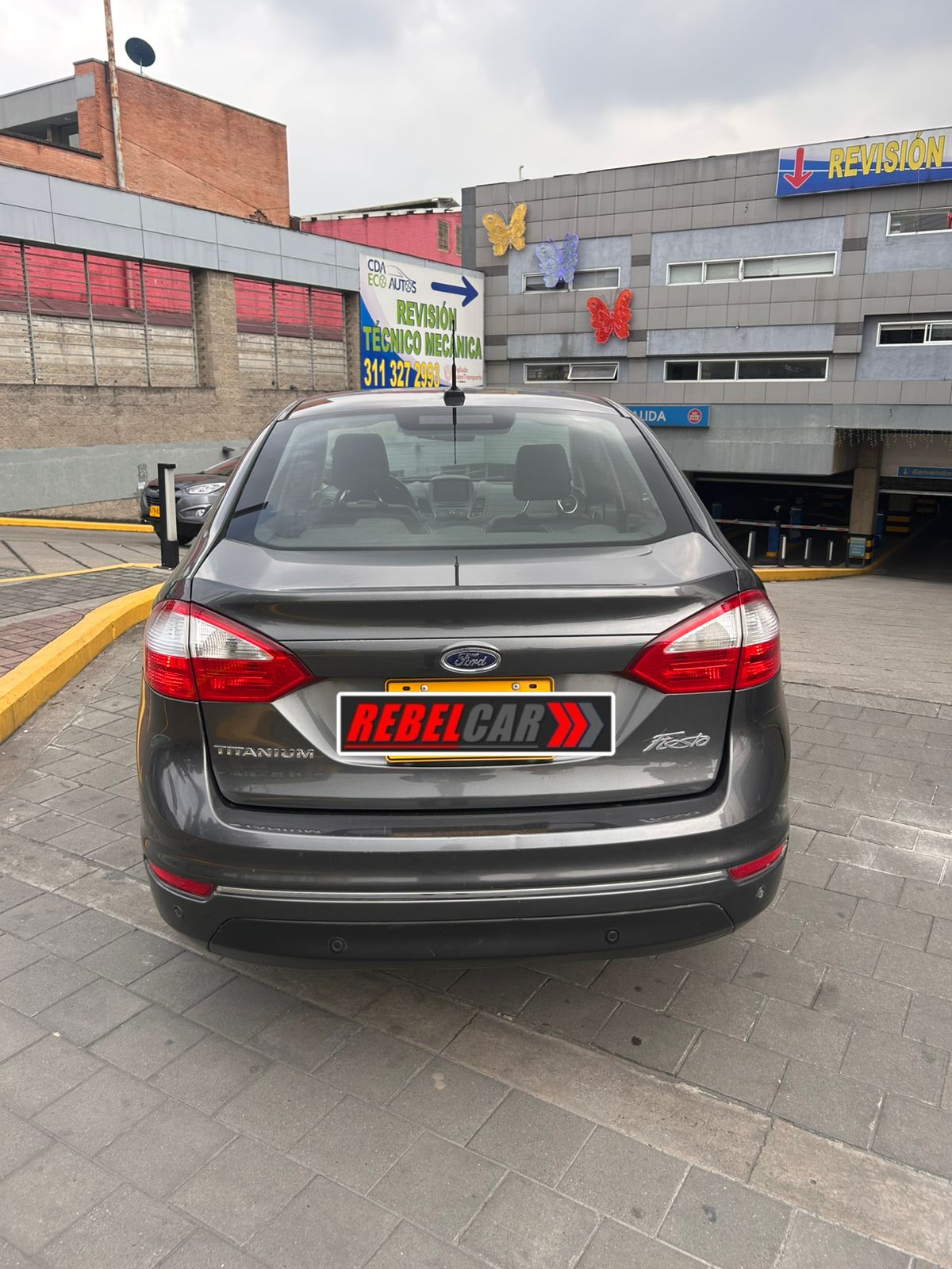 FORD FIESTA TITANIUM – REBELCAR SAS