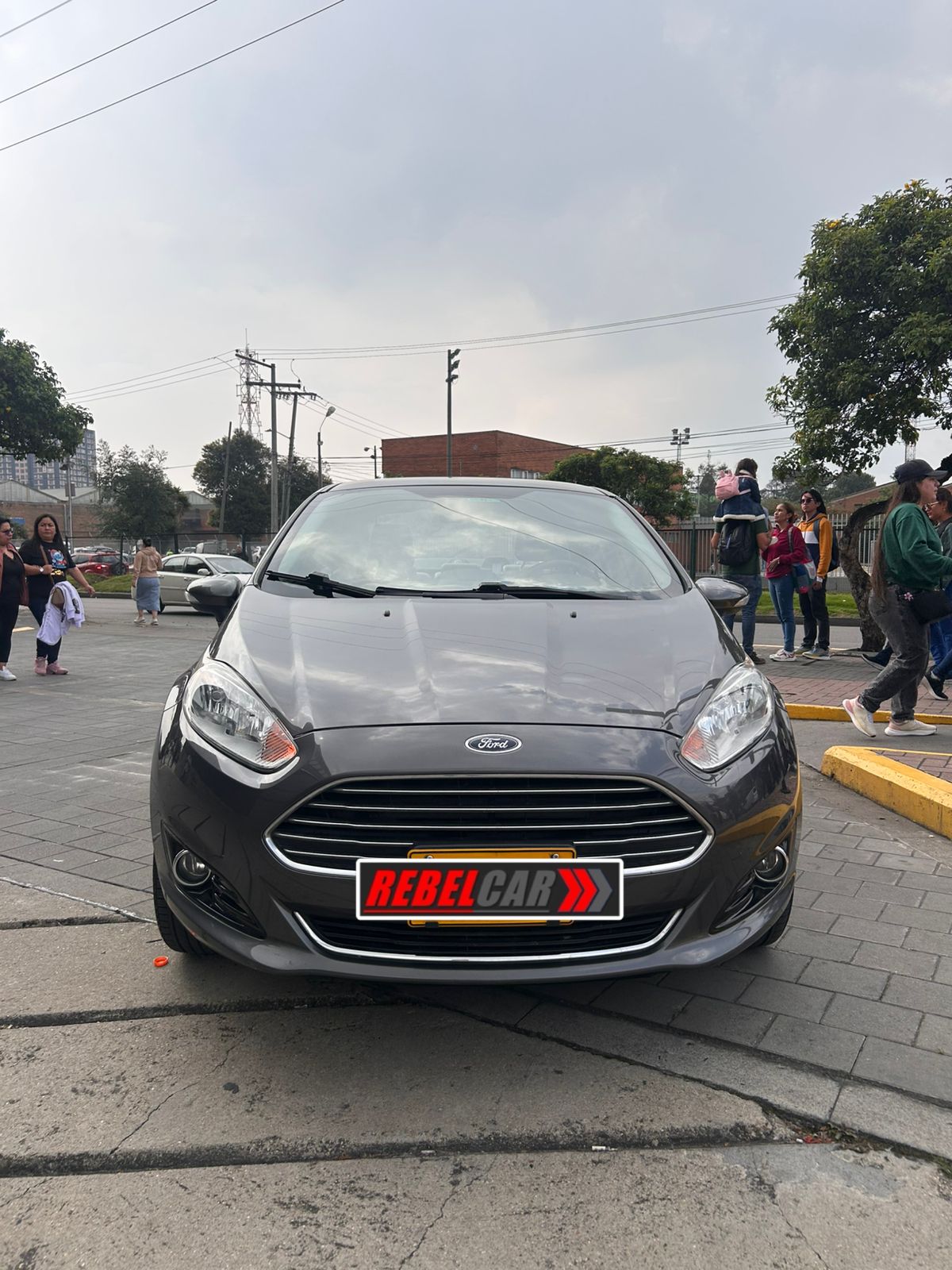 FORD FIESTA TITANIUM – REBELCAR SAS